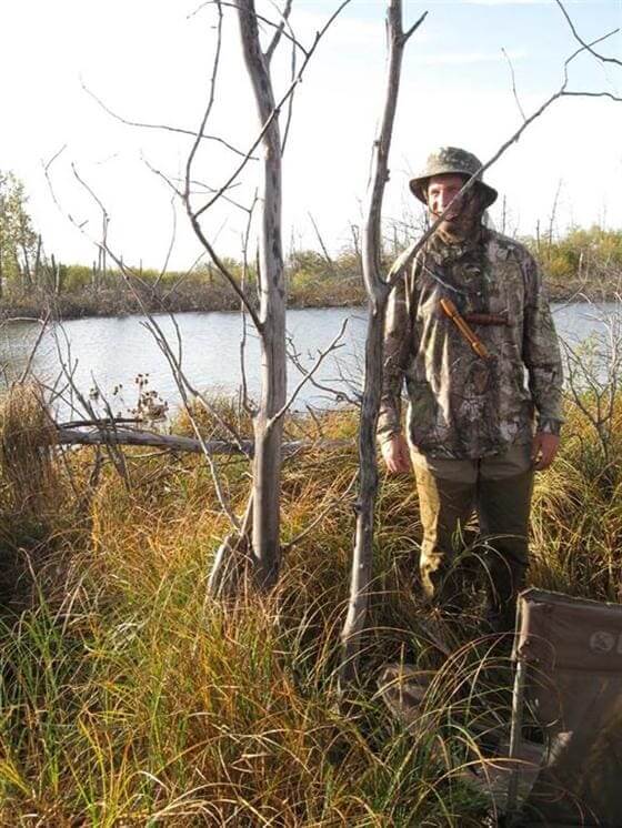 Eric sets up for ducks - Big Grass Outfitters