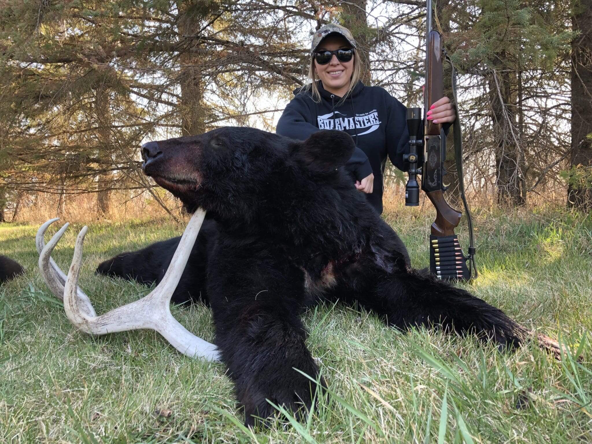 Return huntress Jess has her sights on Big Manitoba Bear - Big Grass ...